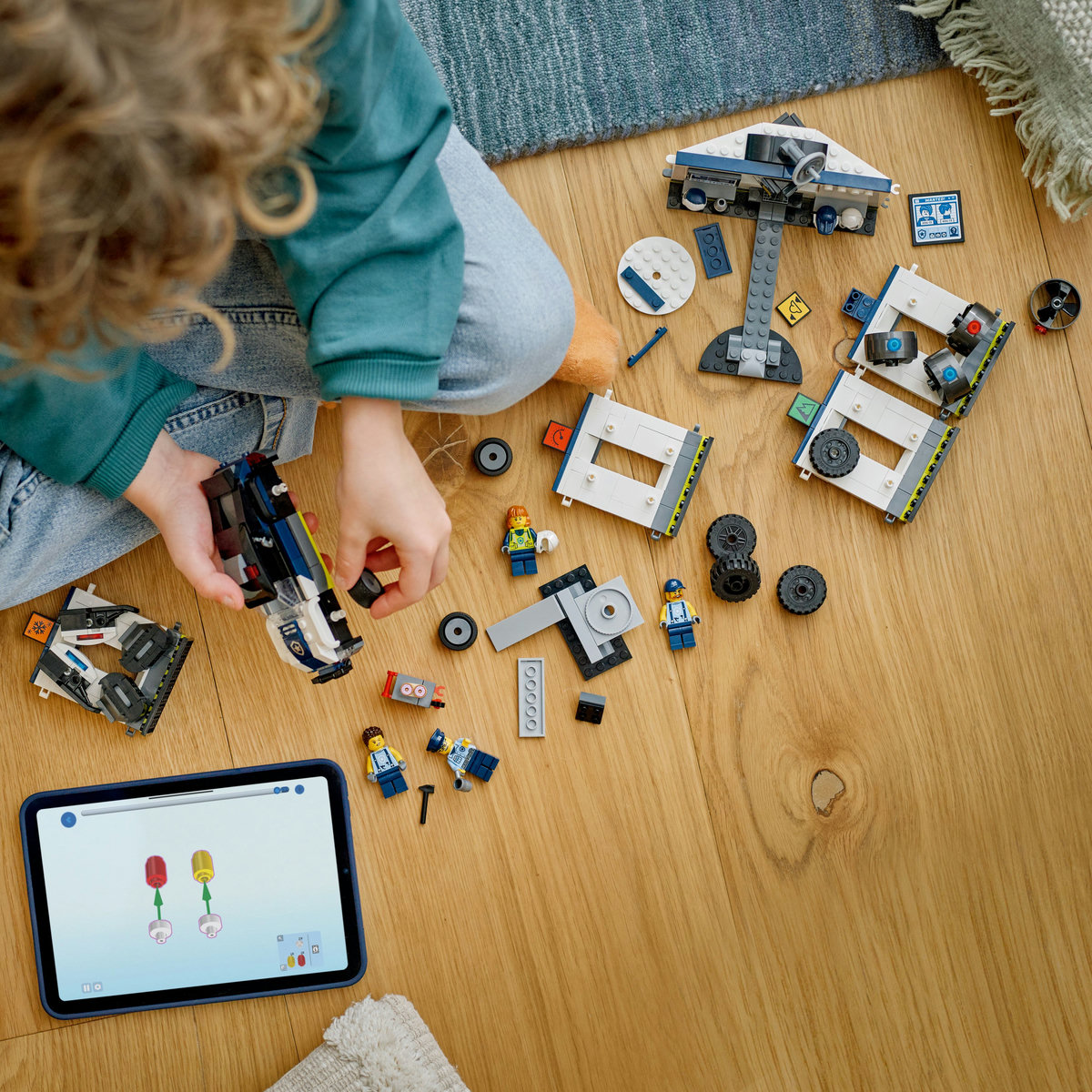 Garaj personalizat pentru maşini de poliţie 60457 | LEGO City | Brick ...