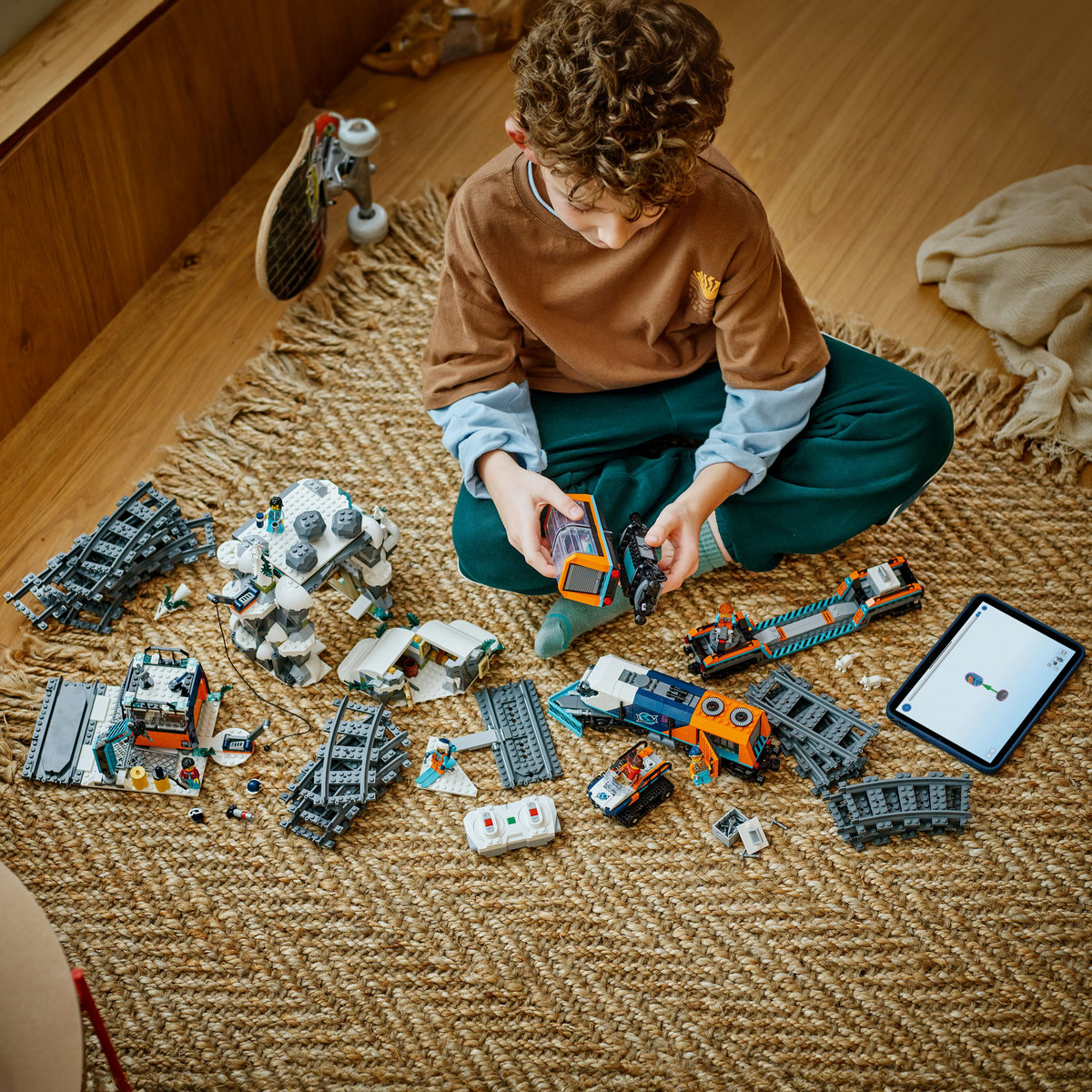 Trenul expres al exploratorilor spre Polul Arctic [60470] | 1,016.99Lei ...