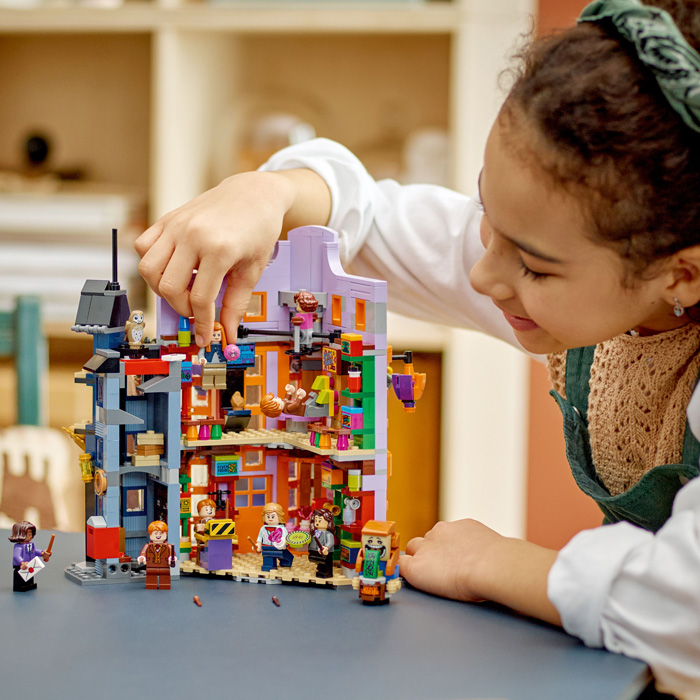 Diagon Alley: Magazinul Wizard Wheezes 76422 | LEGO Harry Potter ...